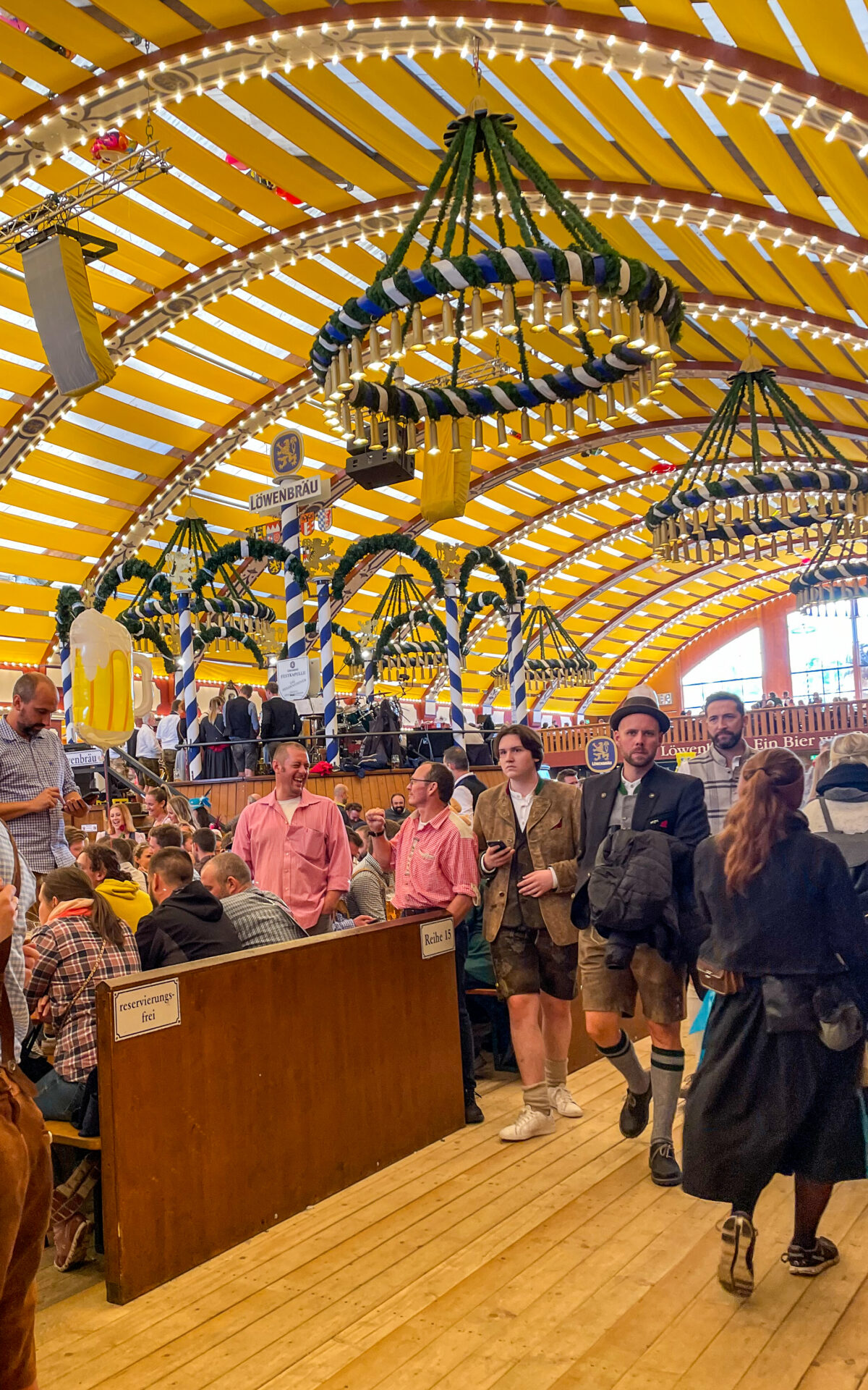 8 Best Beer Tents at Oktoberfest Munich (2025 Guide)